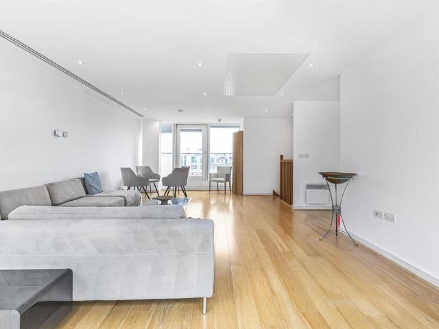 9 Albert Embankment, Vauxhall. 2 bed apartment to rent £3,701 pcm £854 pw
