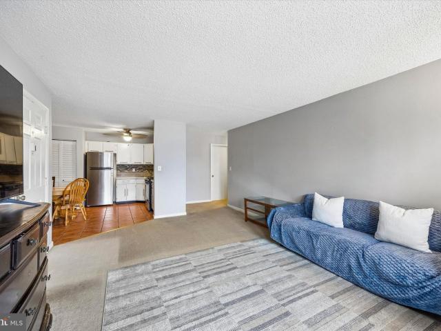 9 Alburtus Ct, Lawrenceville, NJ