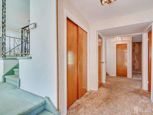 9 Annette Drive