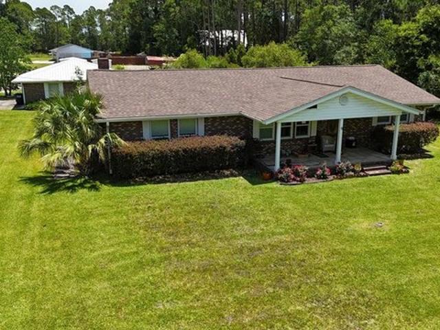 9 Apalachee St, Apalachicola, FL 32320