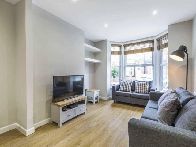 9 Archery Place, Leeds, LS2 9AZ