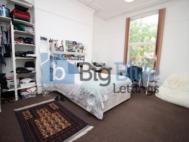 9 Ash Grove, Hyde Park, Leeds LS6 7 bed terraced house to rent £4,247 pcm £980 pw