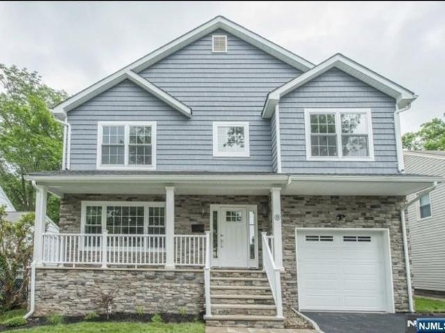 9 Burnet Hill Rd, Livingston, NJ 07039