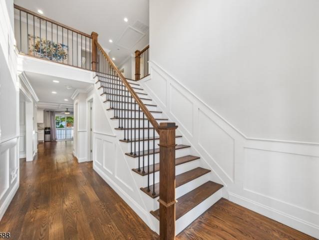 9 Burnet Hill Rd