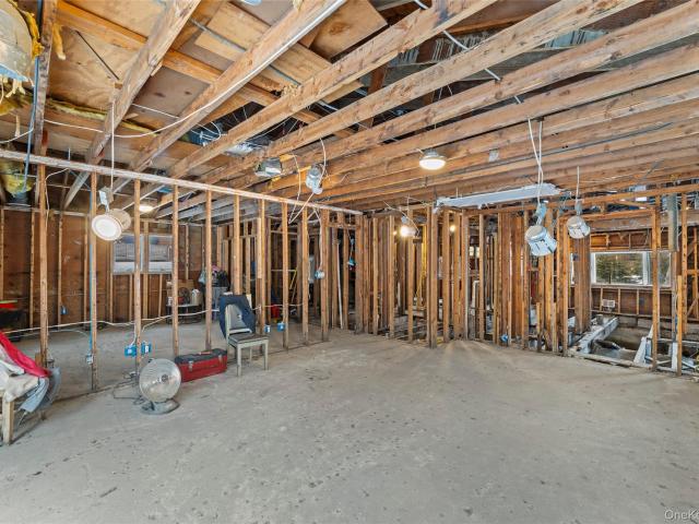 9 Babbitt Court