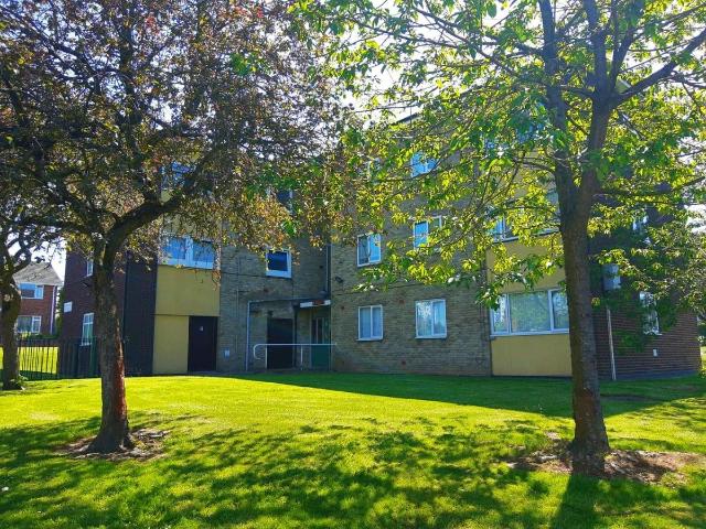 9 Bamford Close, Bloxwich WS3, 2 bed flat to rent, £850 pcm | PrimeLocation