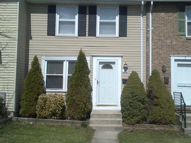9 Bantry Ct, Rosedale, MD 21237