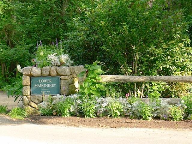 9 Beach Pebble Rd, Vineyard Haven, MA 02568 | MLS #32500 | Compass
