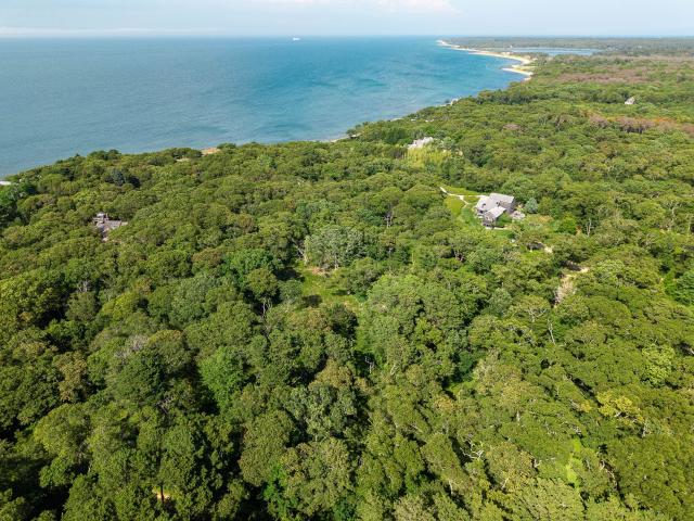 9 Beach Pebble Road, West Tisbury, US, MA