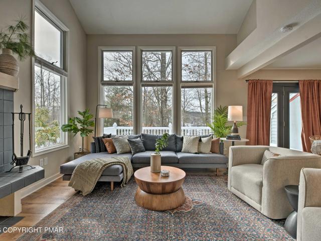 9 Beachwood Court