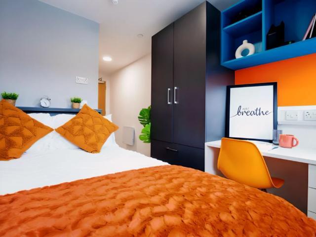 9 Bed