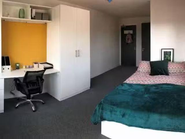 9 Bed Classic En suite