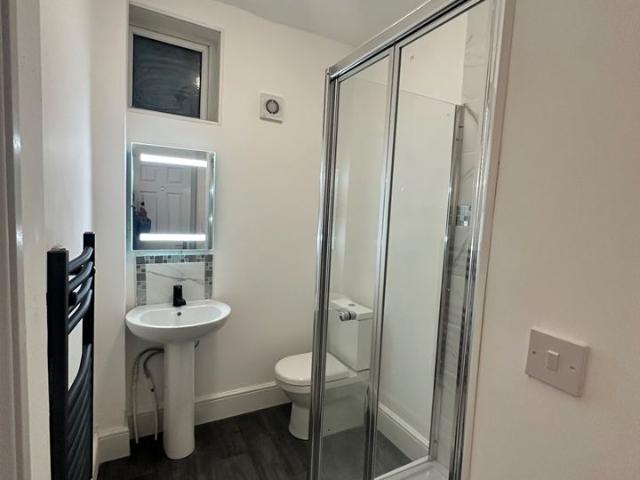 9 Bed Detached House, Spalding Road, NG3