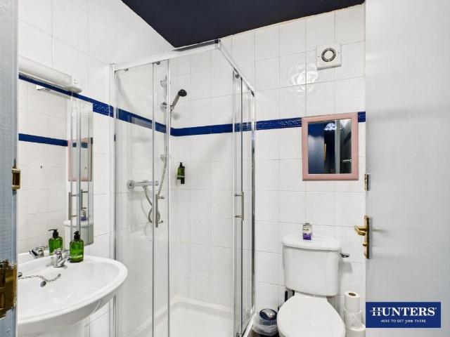 9 bed house for sale