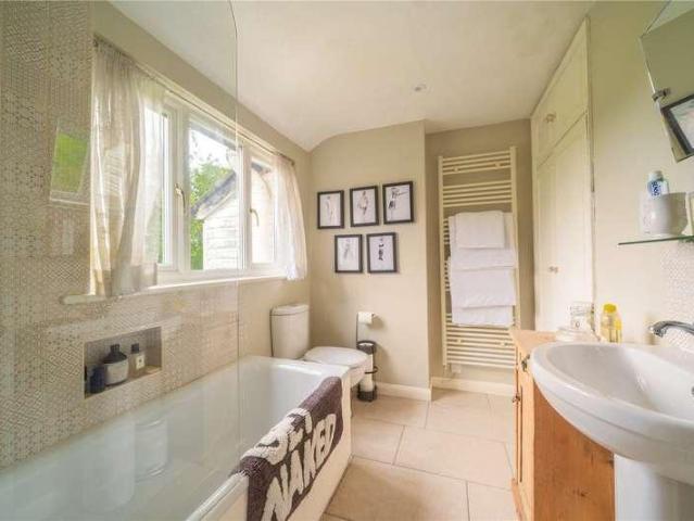 9 bed house for sale