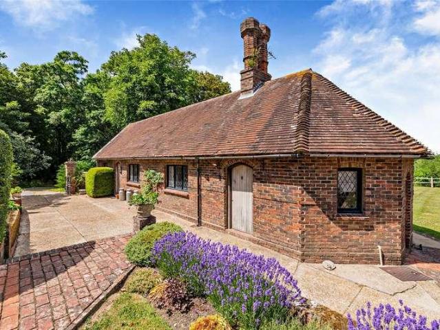 9 bed house for sale