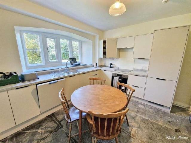 9 bed house for sale