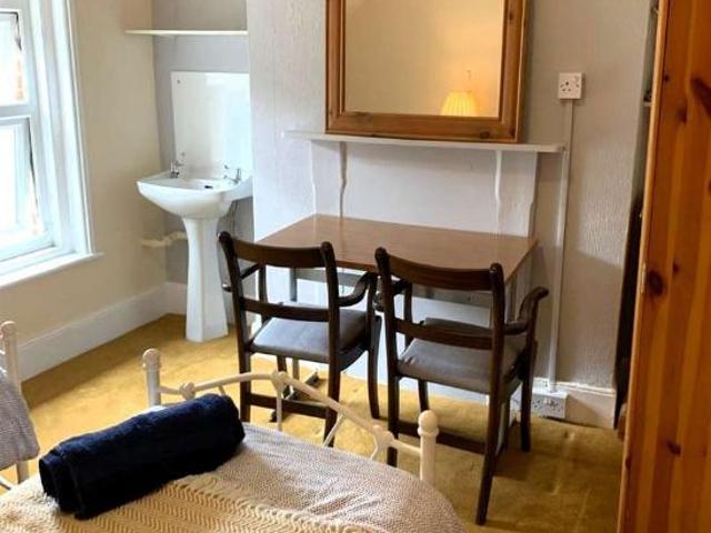 9 bed house for sale