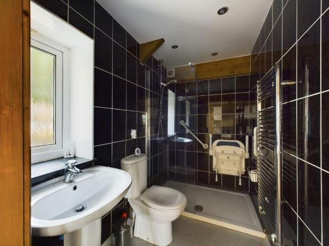 9 bed property for sale
