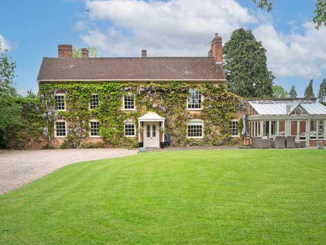 9 Bedroom Country House Character Property