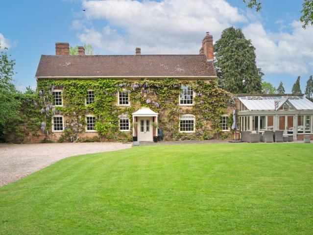 9 bedroom country house for sale