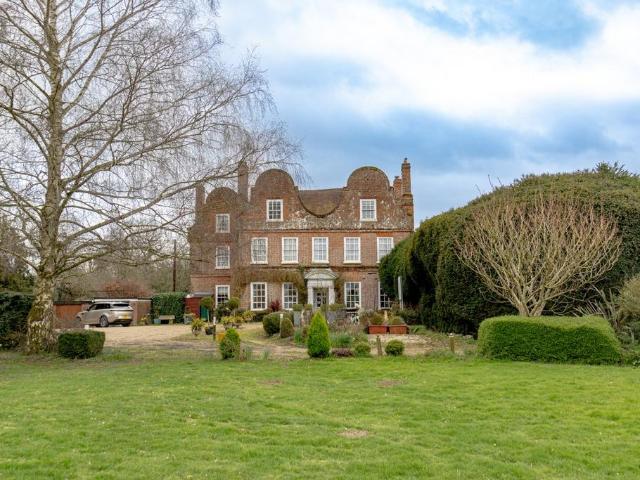 9 bedroom country house for sale