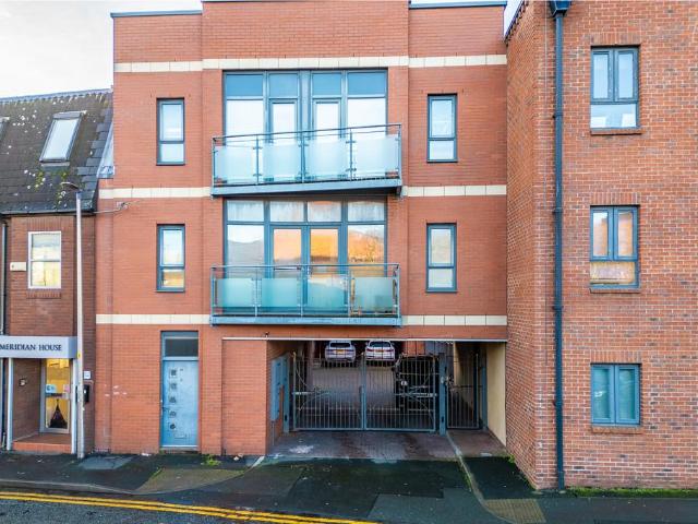 9 bedroom apartment for sale