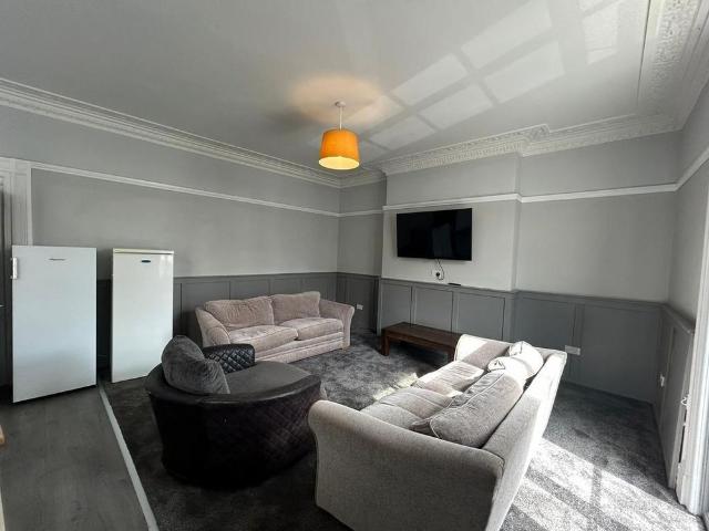 9 bedroom apartment to rent