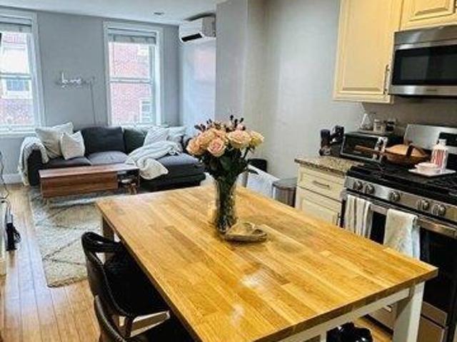 9 bedroom, Boston MA 02113 103930519
