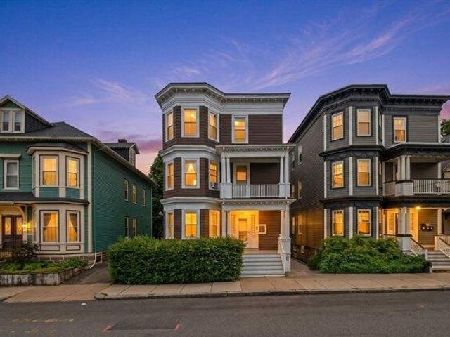 9 bedroom, Boston MA 02124 104811970