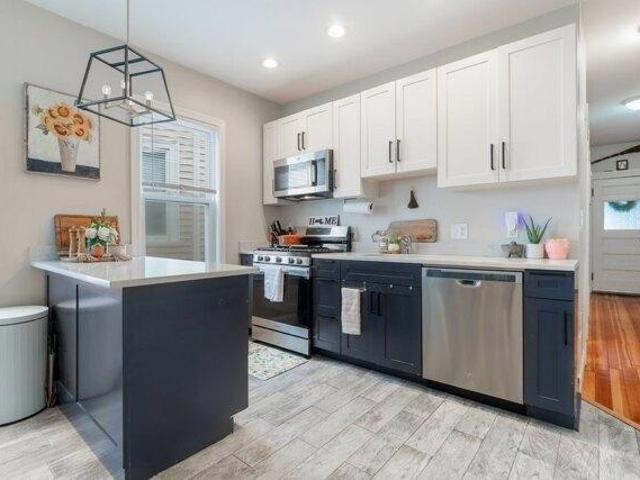 9 bedroom, Boston MA 02125 103886245