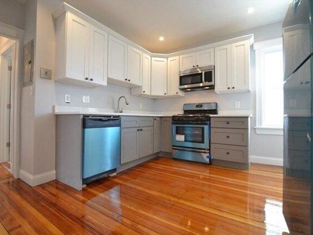 9 bedroom, Boston MA 02121 102411782