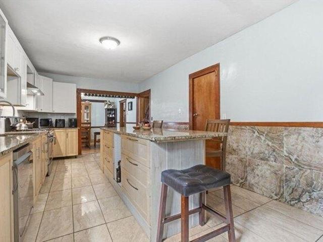 9 bedroom, Boston MA 02122 104442286