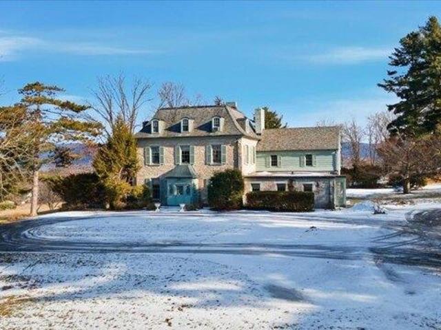 9 bedroom, Bennington VT 05201 102317469