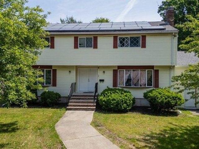 9 bedroom, Brockton MA 02301 104757235