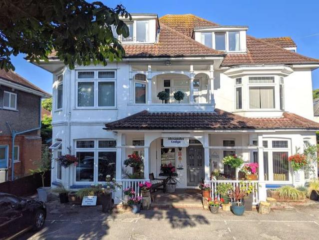 9 Bedroom Detached House