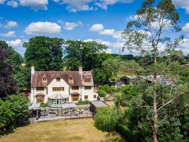 9 Bedroom Detached House