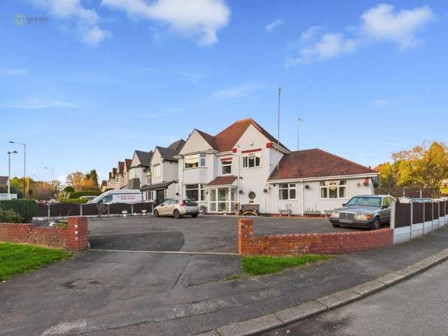 9 Bedroom Detached House