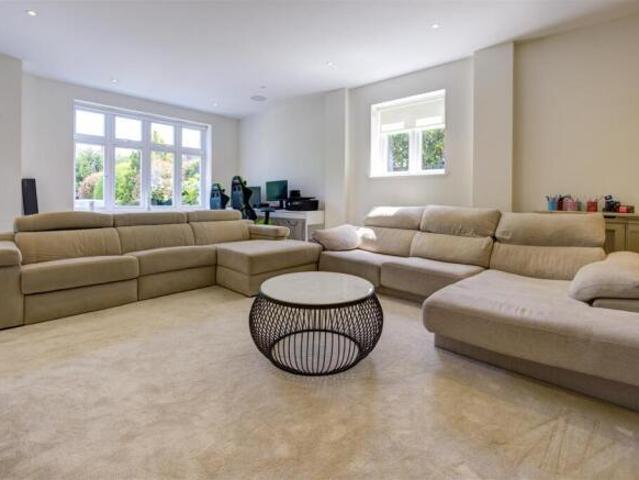 9 bedroom detached house for rent in The Bishops Avenue, Kenwood N2