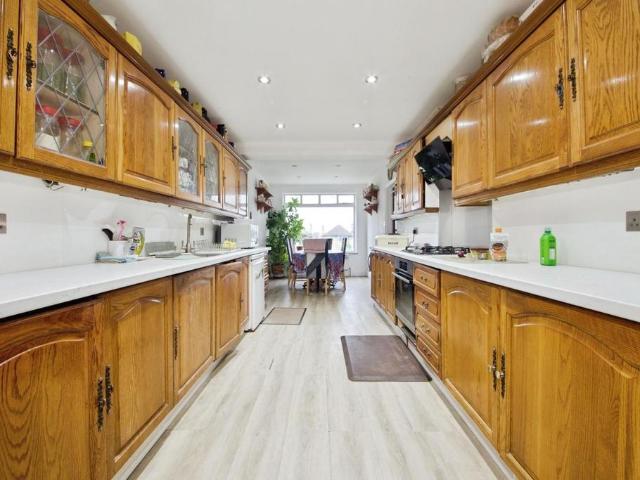 9 bedroom detached house for sale
