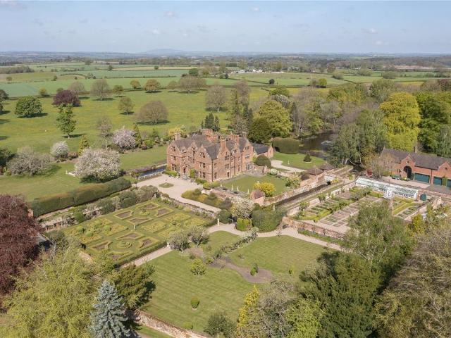 9 bedroom detached house for sale