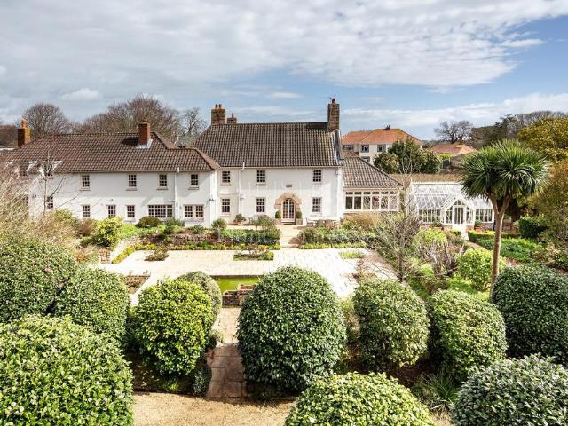 9 bedroom detached house for sale