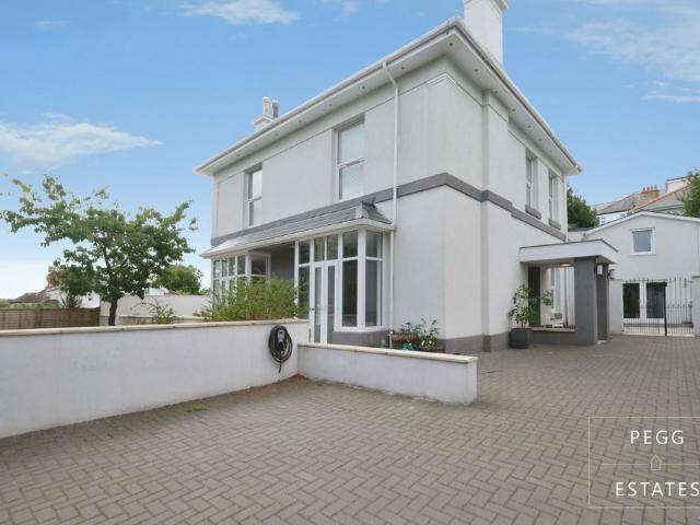 9 bedroom detached house for sale