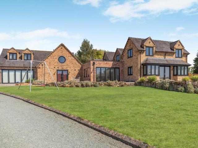 9 bedroom detached house for sale