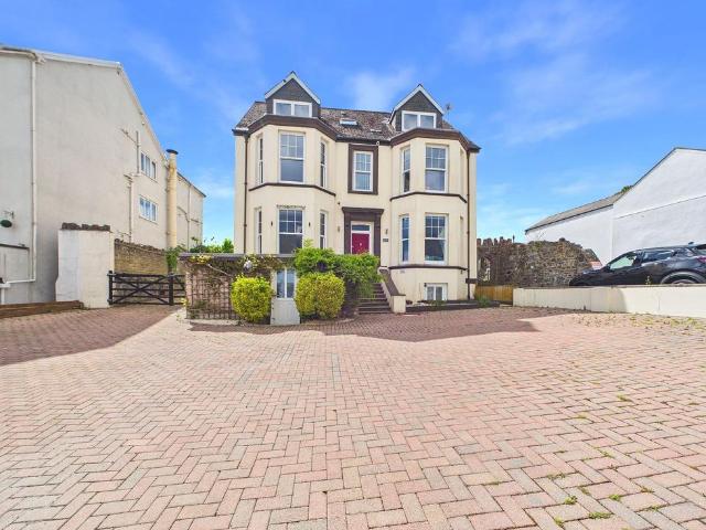 9 bedroom detached house for sale