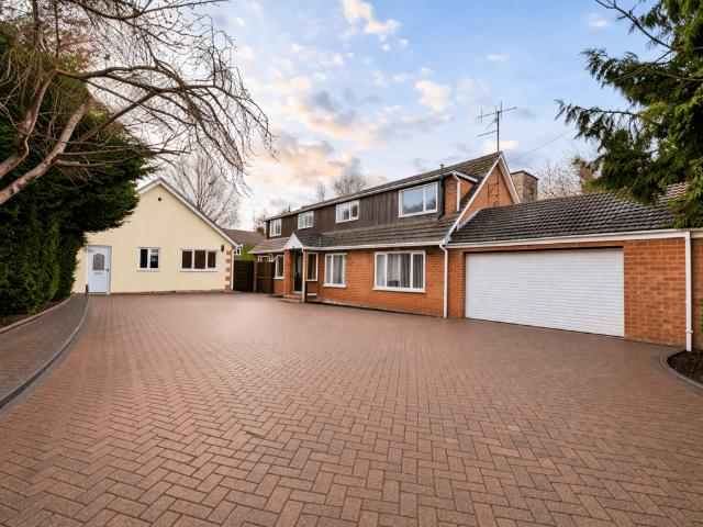 9 bedroom detached house for sale