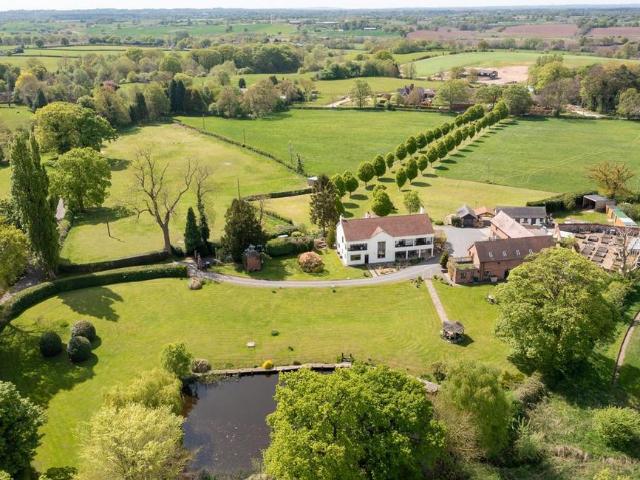 9 bedroom detached house for sale