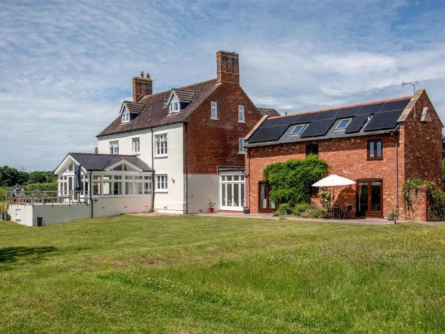 9 bedroom detached house for sale