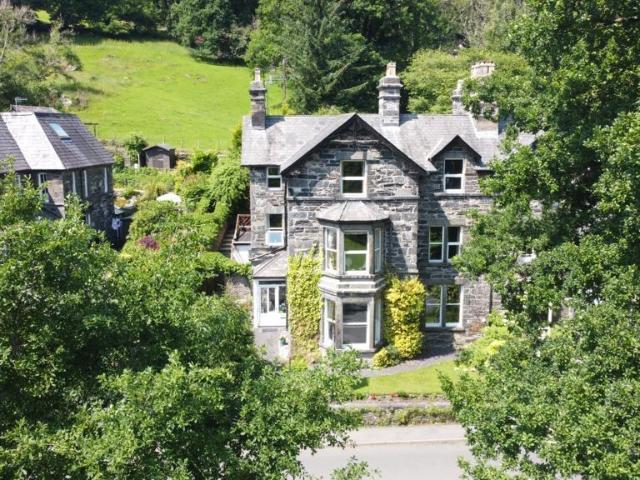9 bedroom detached house for sale