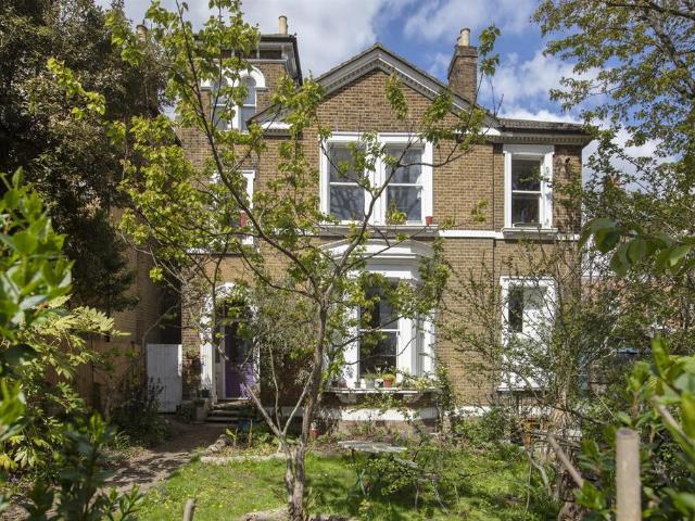 9 bedroom detached house for sale